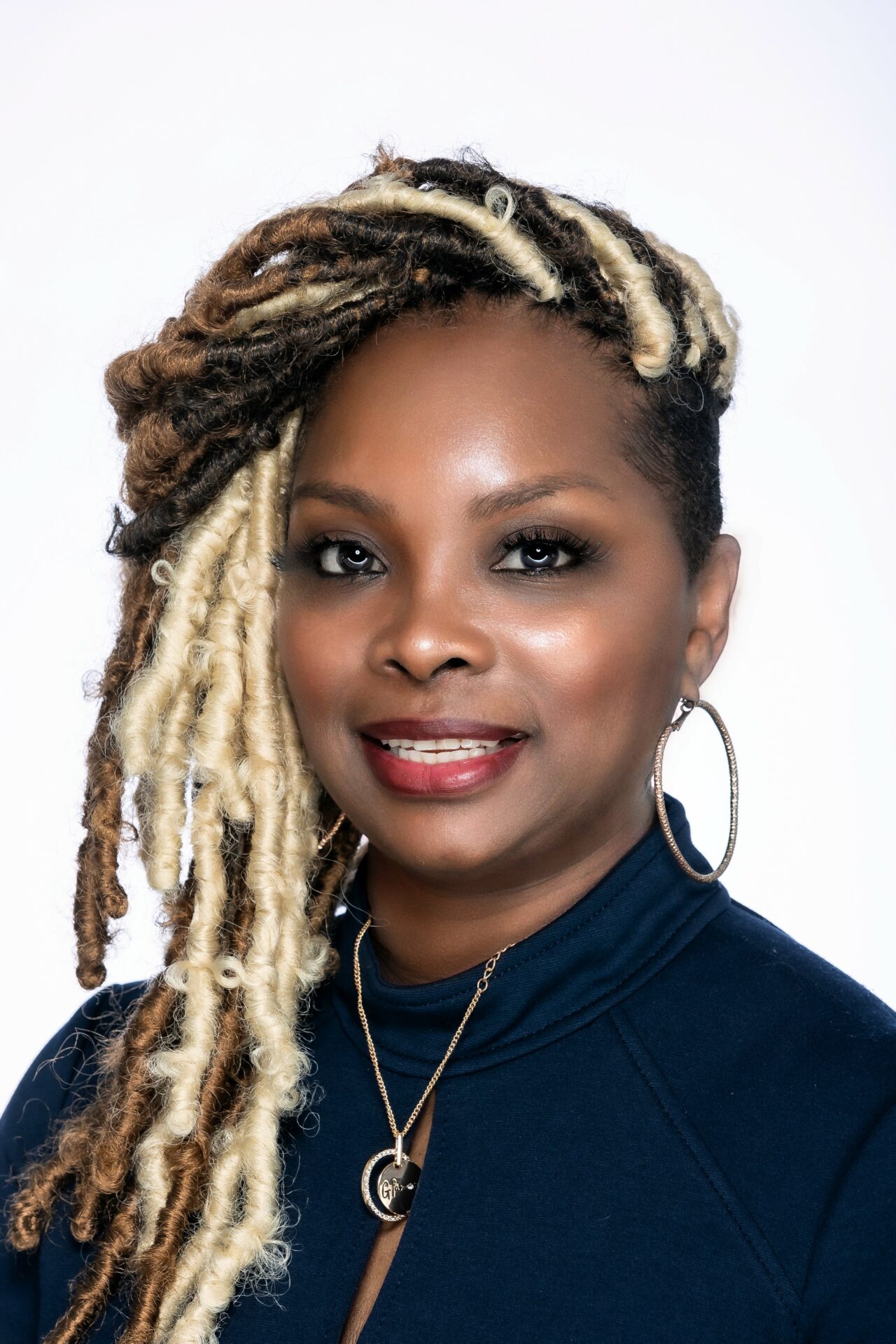 Meet Daveda Hawkins - Bold Journey Magazine