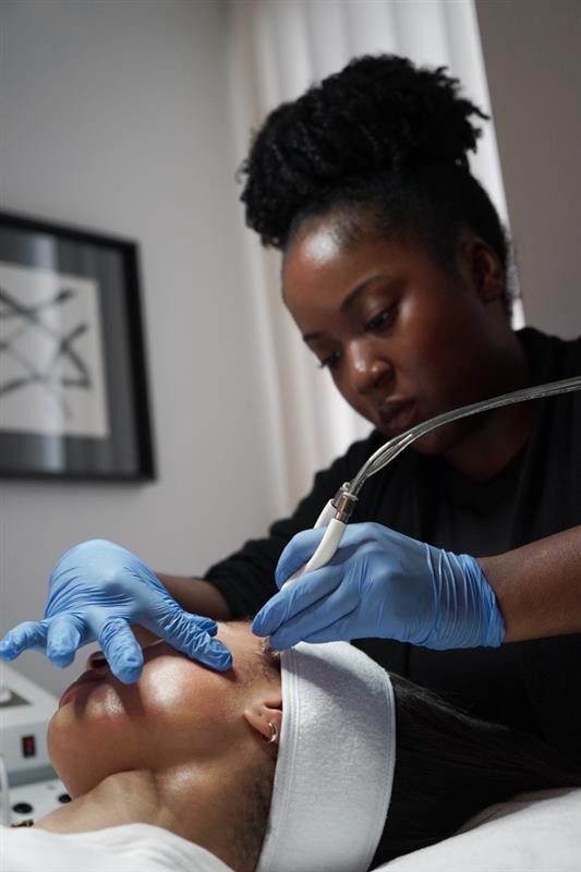 Meet MIMI NEWTON - Bold Journey Magazine